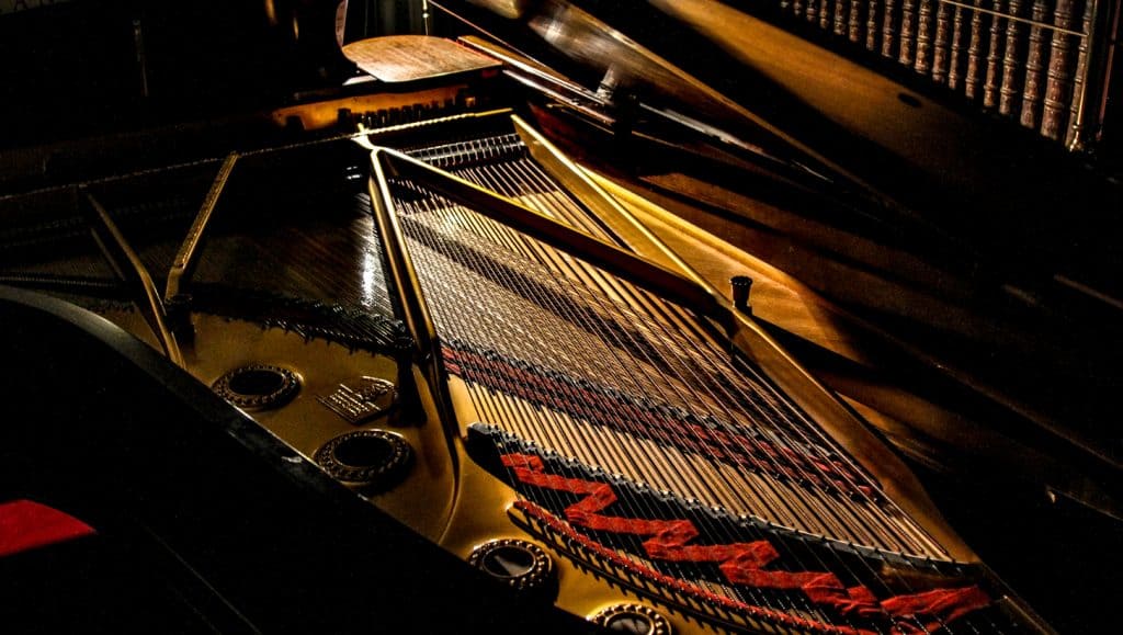 You & Your Piano: Digital or Acoustic – Simply Music